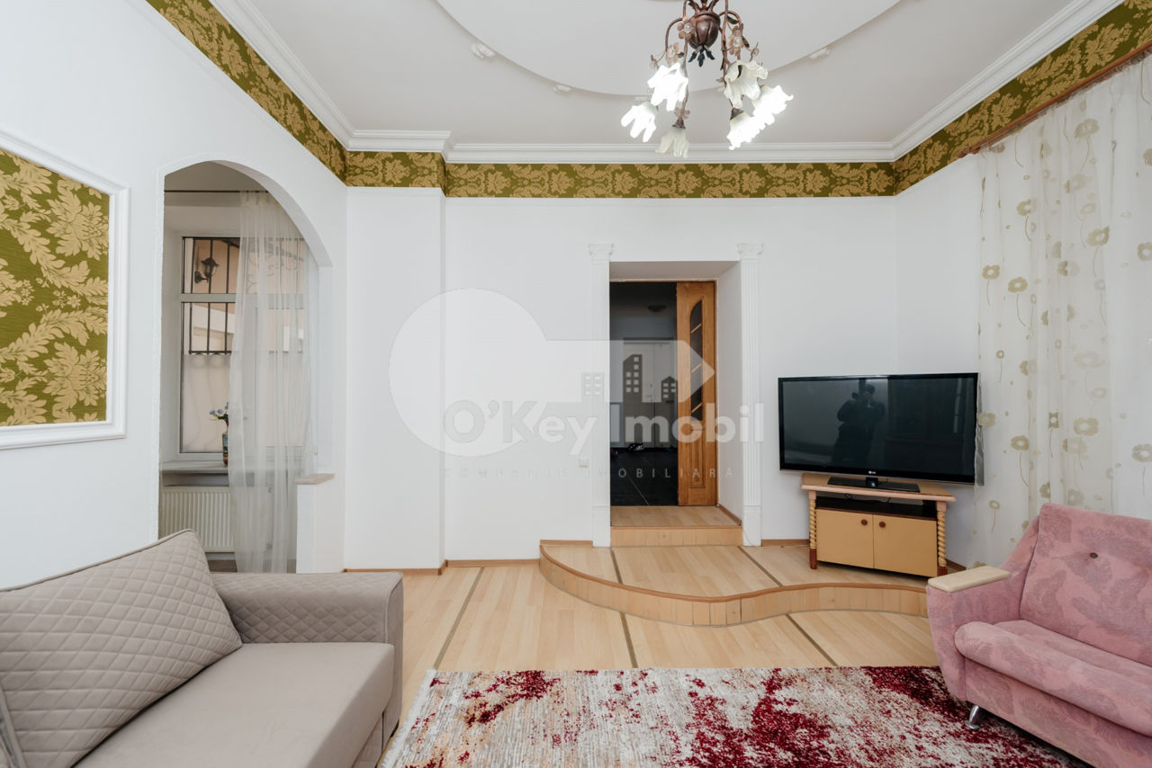 Chirie! Casă în 2 nivele, 70 mp, Centru.