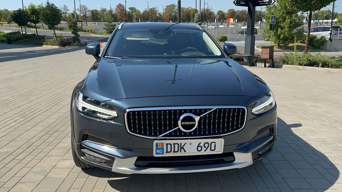 Volvo V90 Cross Country an. 2020 cu rulaj 130000 km, Diesel, 37000