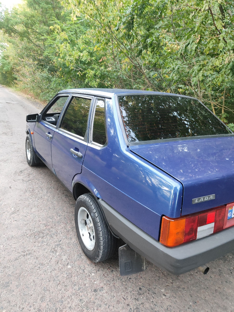 Lada / ВАЗ 21099 an. 2002 cu rulaj 211 mi, Benzină, 2999