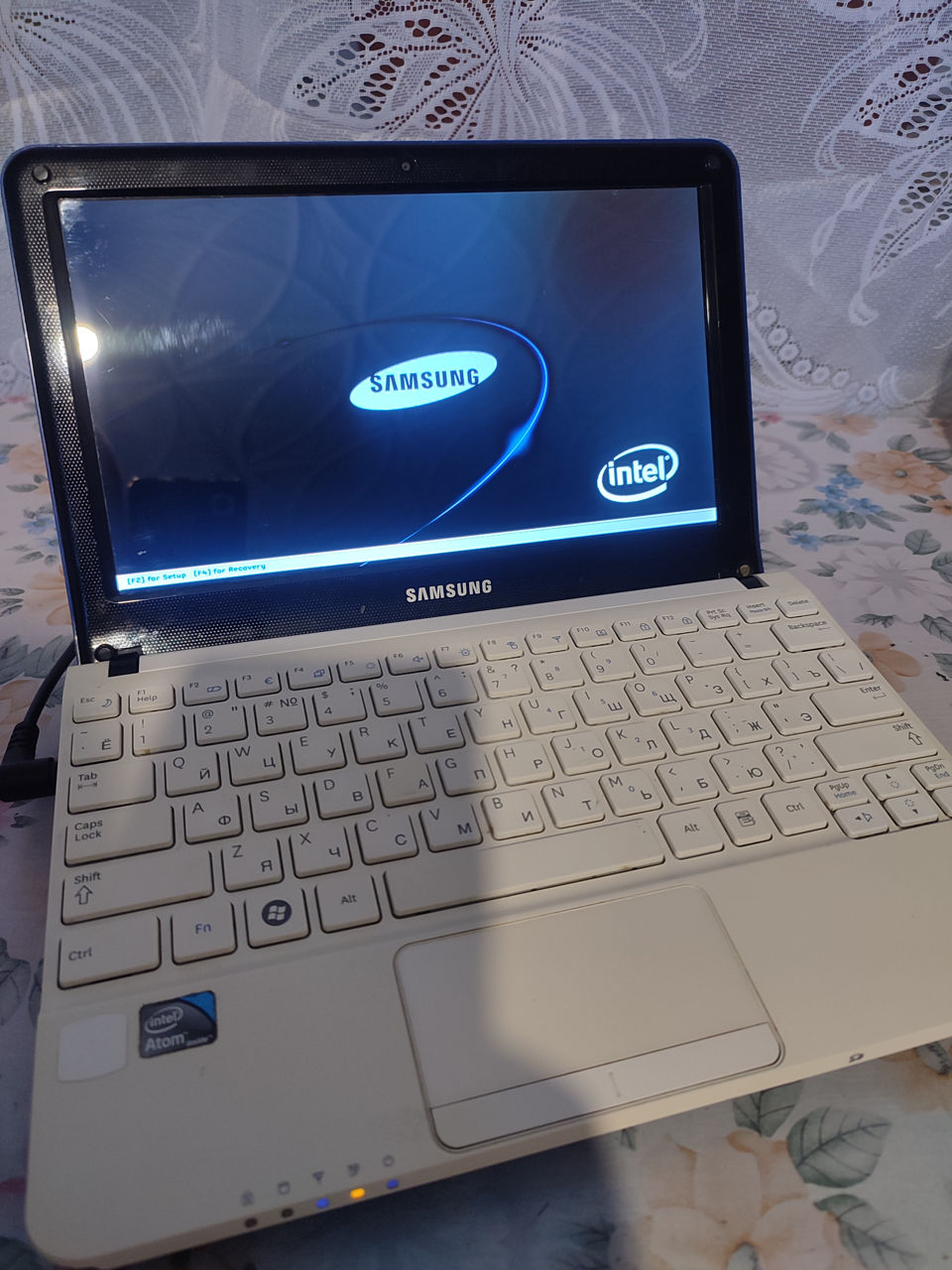 Нетбук Samsung NC110P