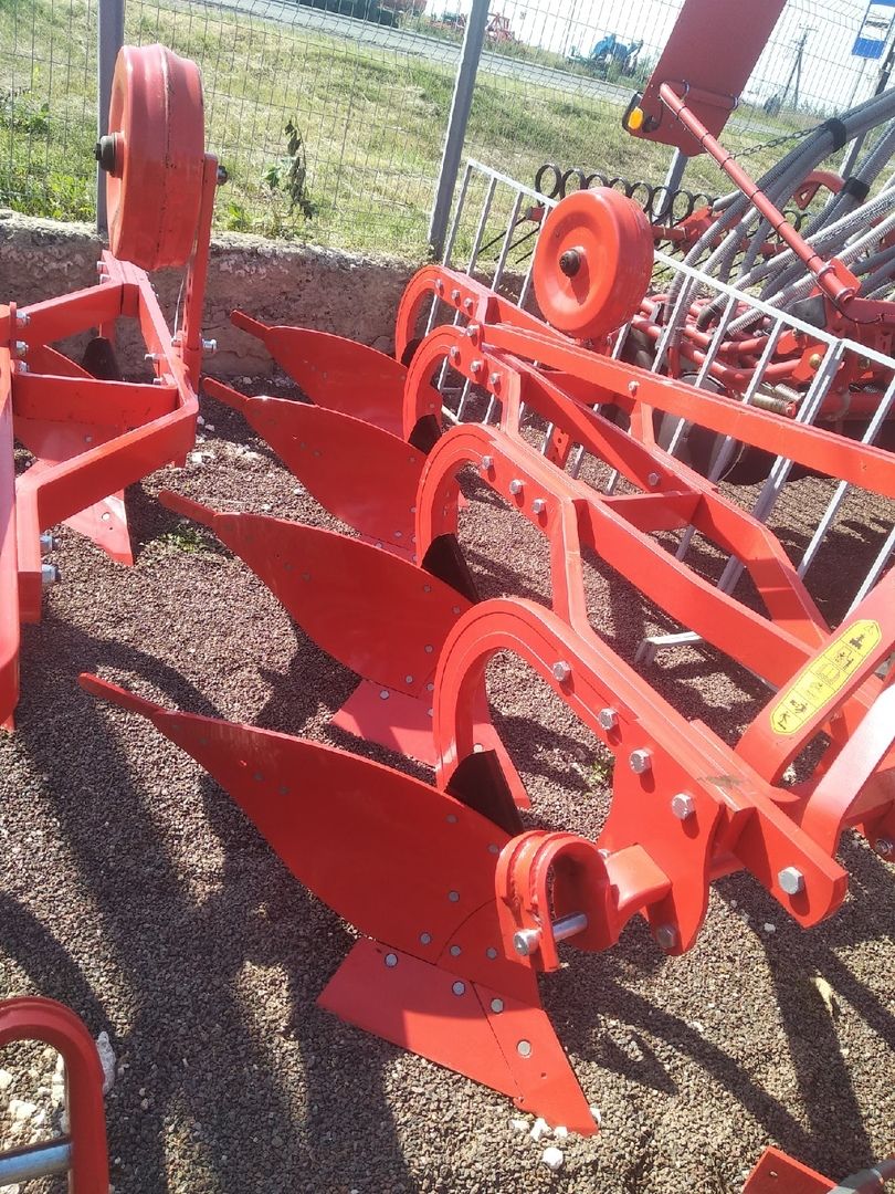 Super Pretul !!!Pluguri cu 4 corpus