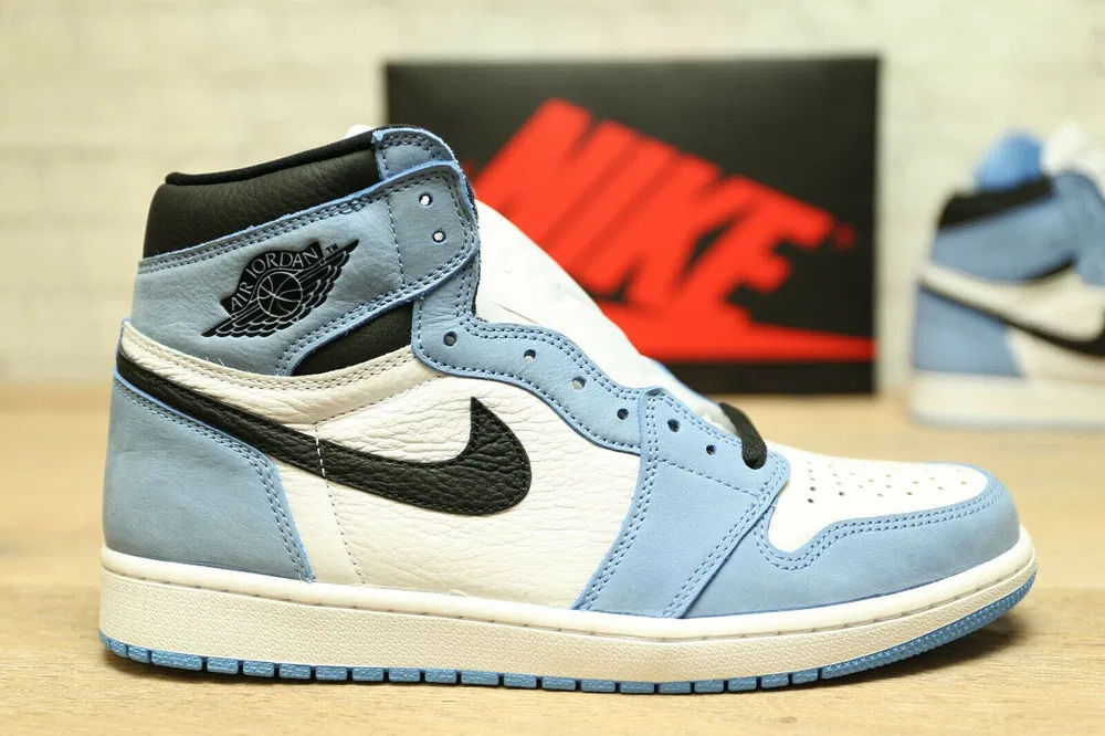 NIKE Air Jordan 1 HIGH OG RETRO White Black University Blue Adidasi