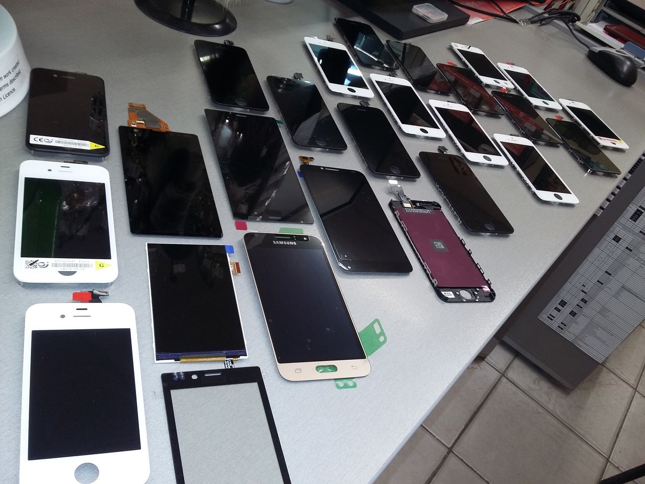 Vind displey pentru diferite modele de telefoane