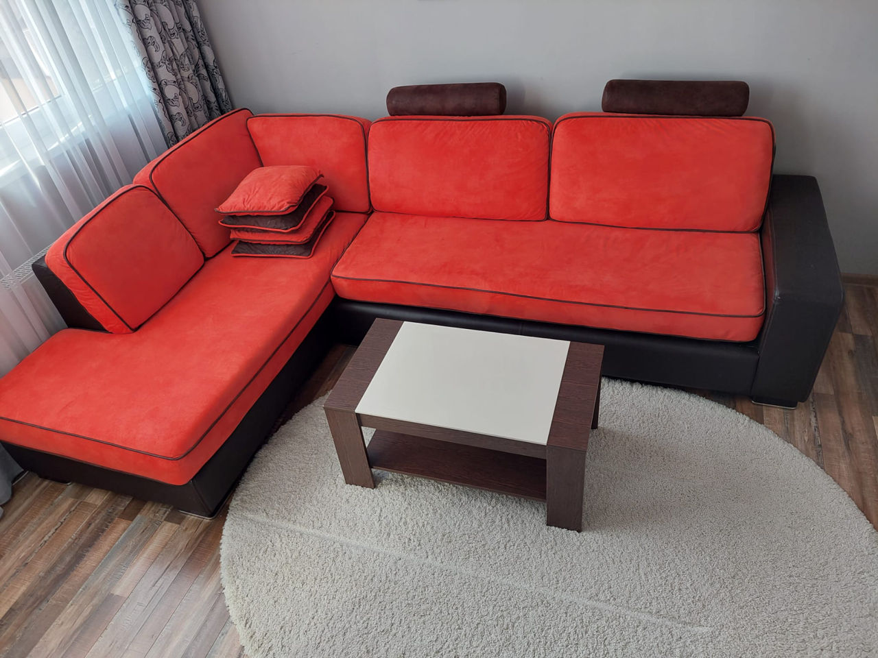 Vind canapea de colt extensibila!