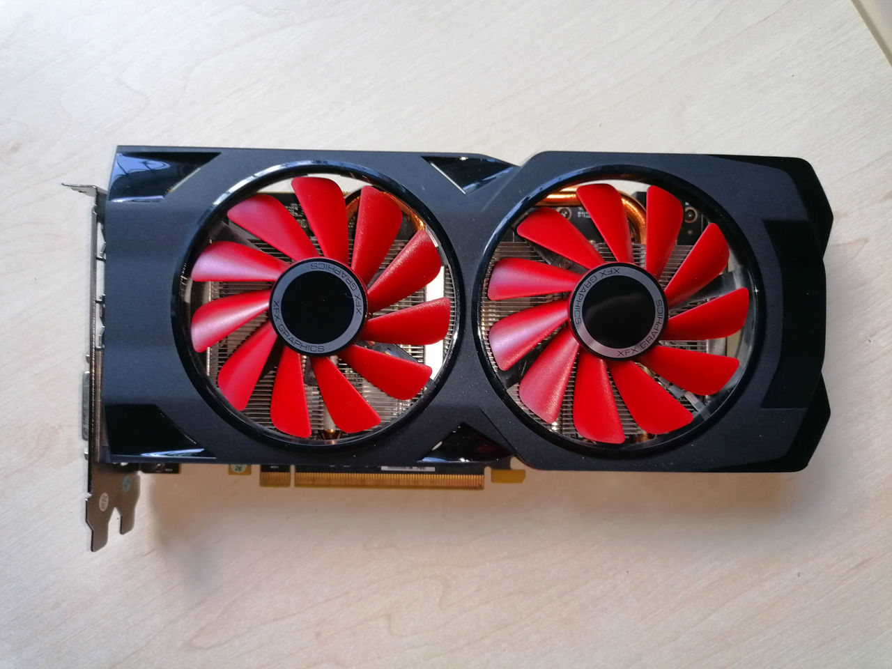 XFX AMD Radeon RX 570 4GB Игровая Видеокарта