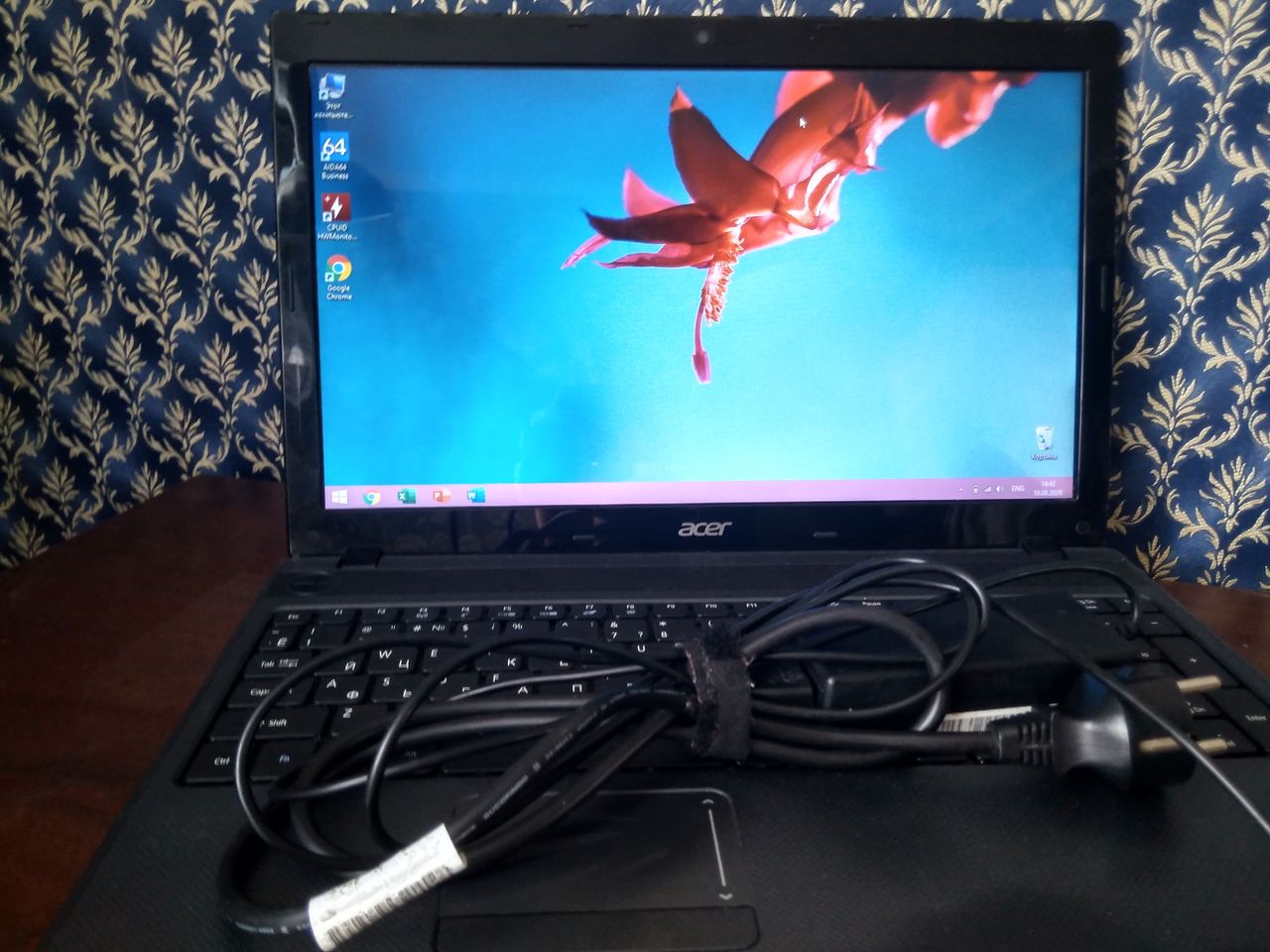 Acer 5733: 15.6", i3, 4GB RAM, 320GB