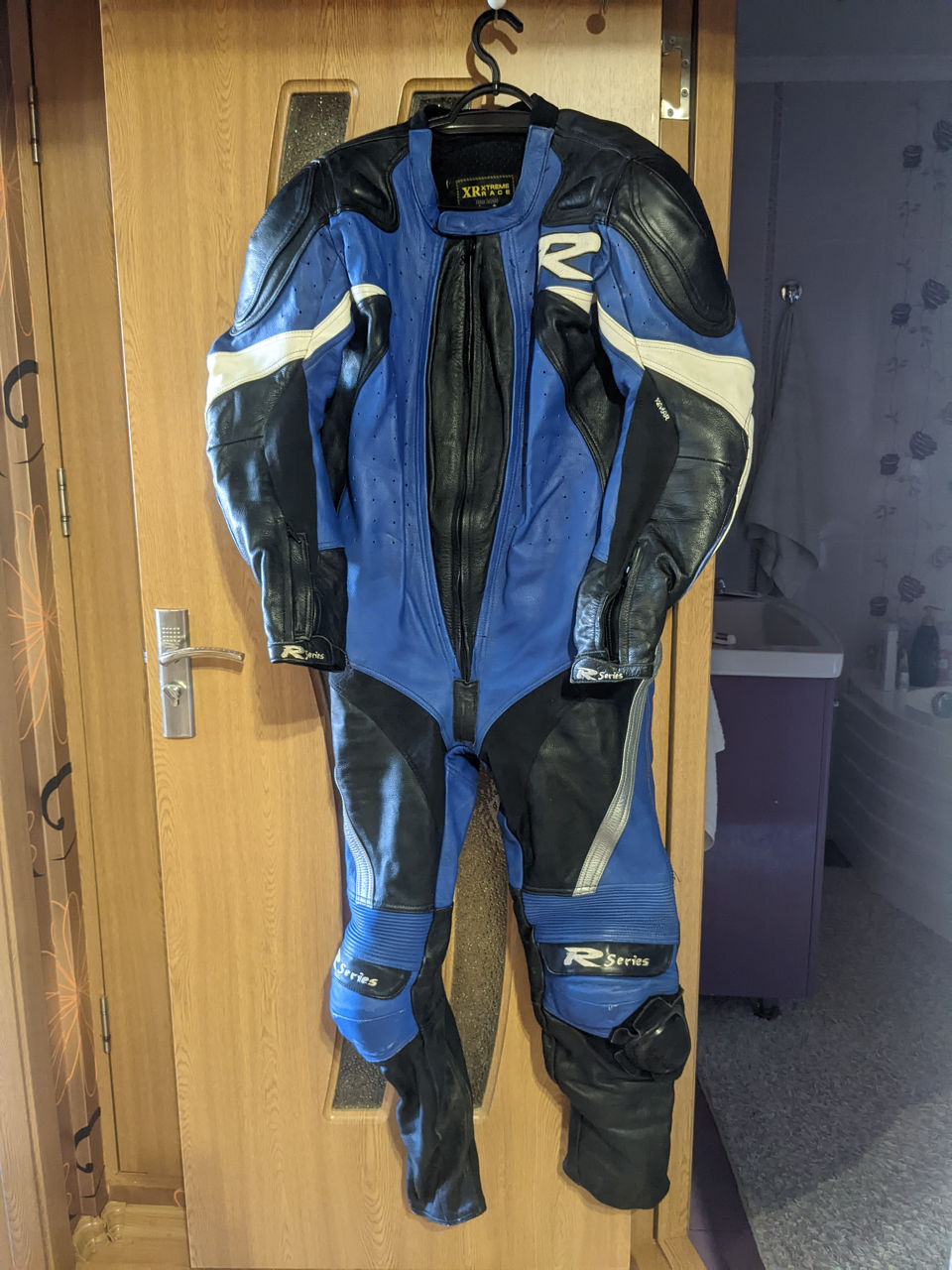 Costum Moto