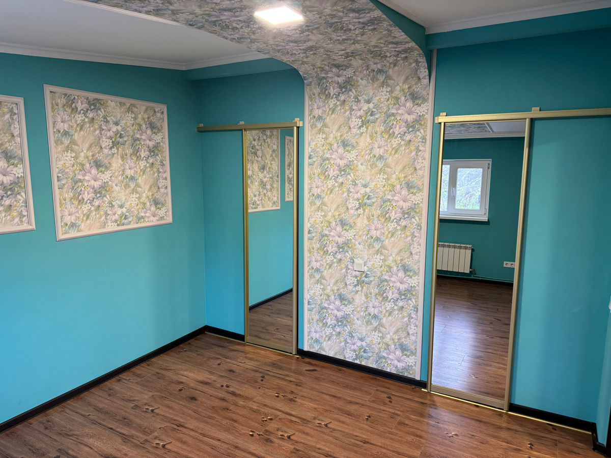 Vind casa in doua nivele + 0.46ha