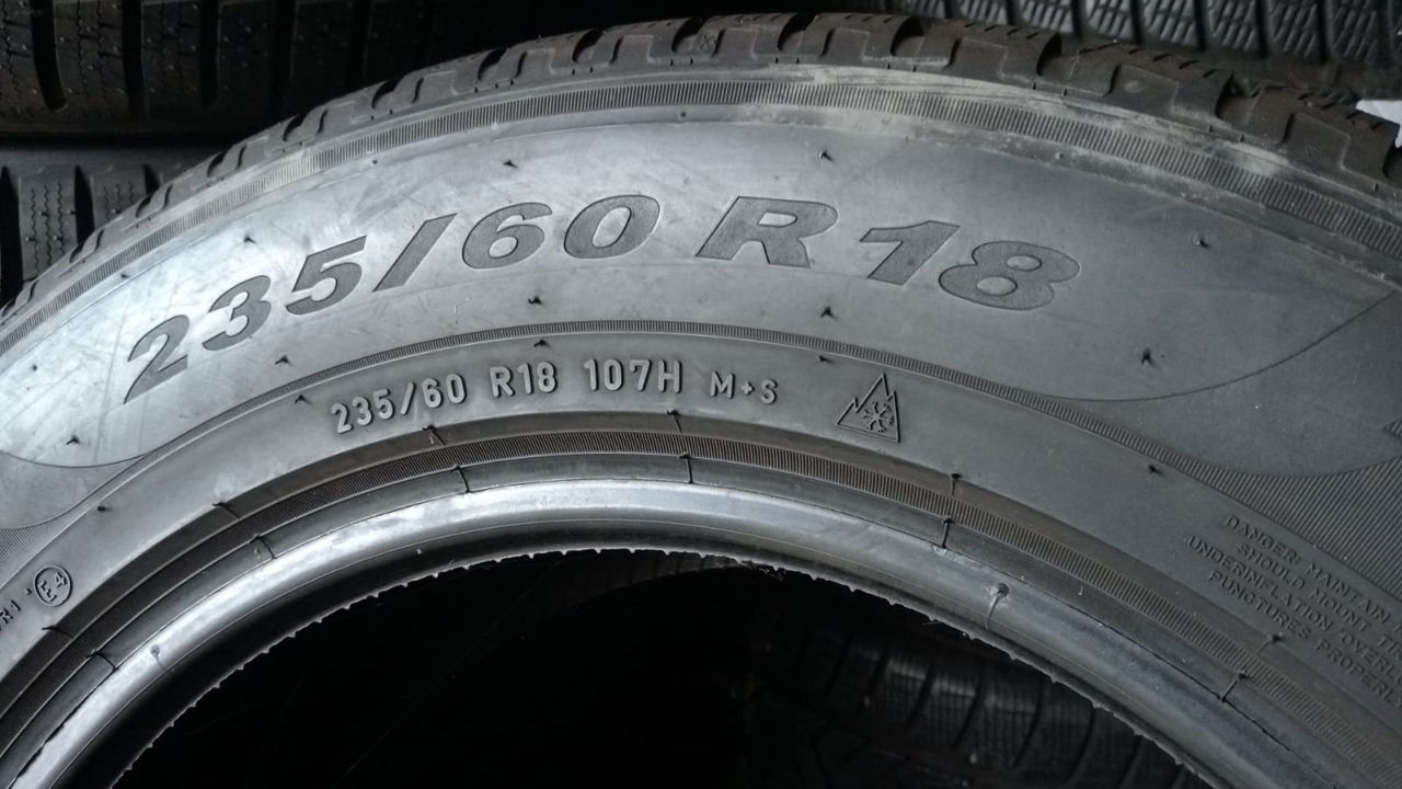 235 60 R18 Pirelli