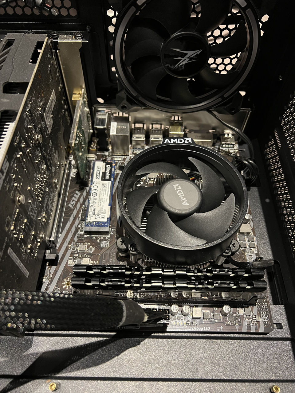 Продам свежий компьютер (AMD Rizen 5, 32 RAM, SSD 500, WiFi)