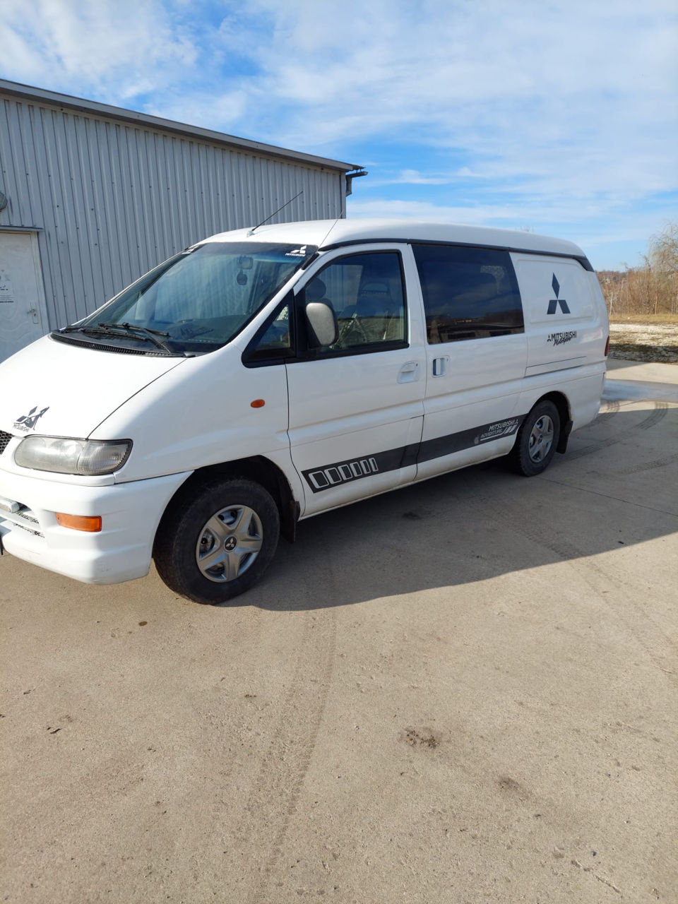 Mitsubishi L400