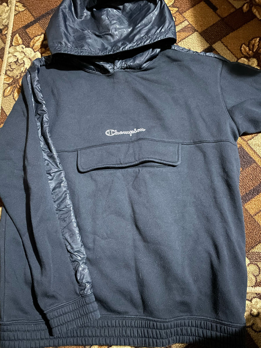 Hanorac Champion original.Stare Foarte buna