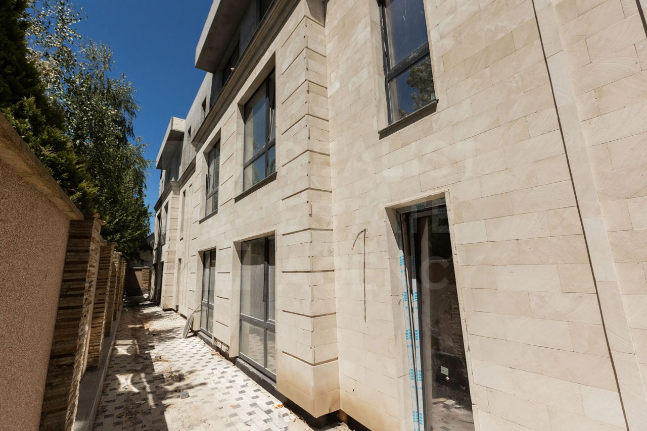 Vânzare, casă, 200 mp, strada Trifan Balta, Centru.