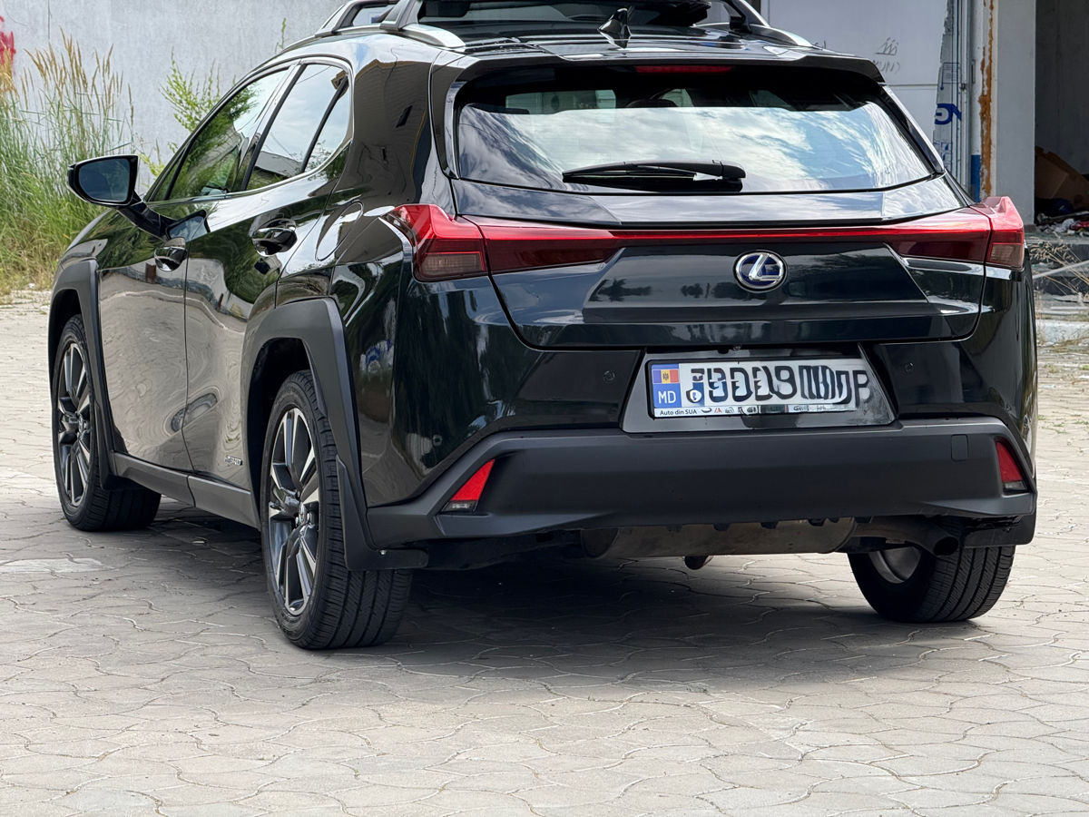 Lexus UX 2020 г. с пробегом 150000 км, Гибрид, 20999