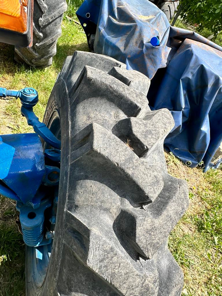 Vând tractor T40