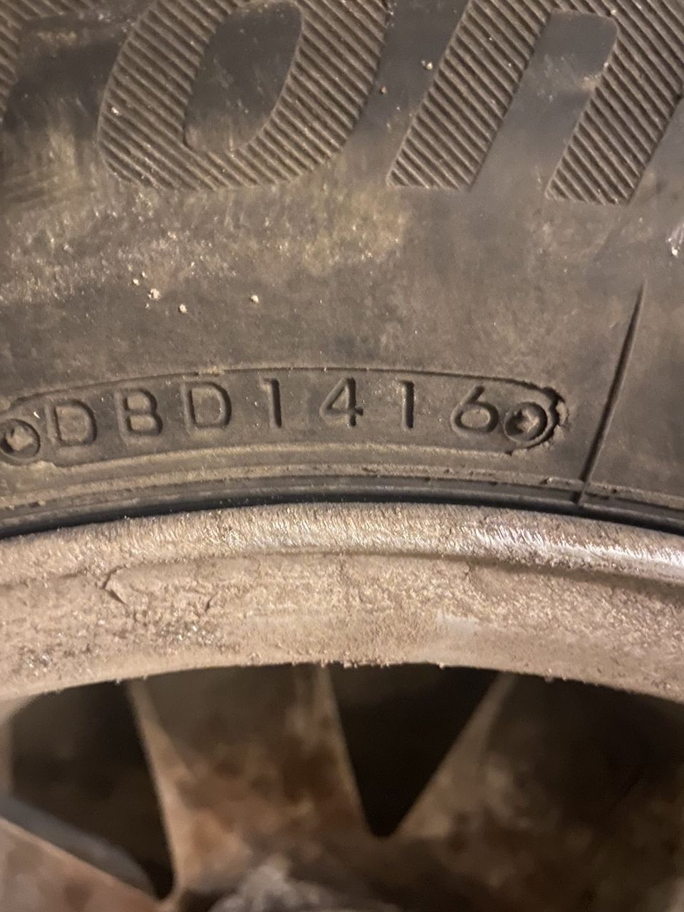 4 шины зима bridgestone r16 215/65 б/у=200е