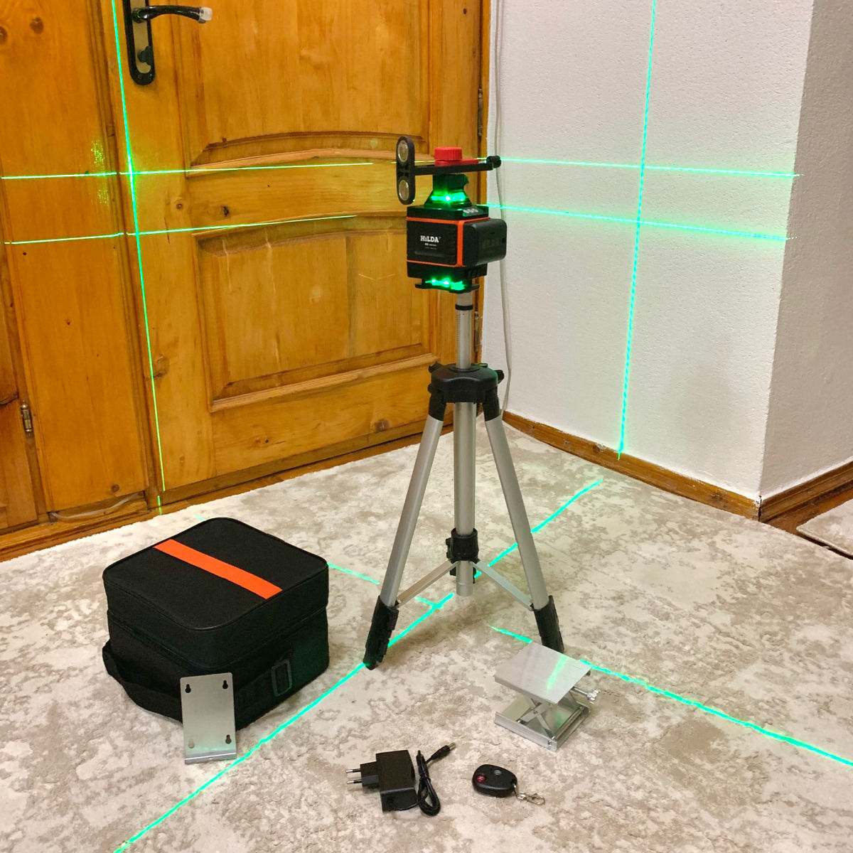 Laser HiLDA 4D 16 linii + acumulator și magnet cu măsuță + telecomandă ...