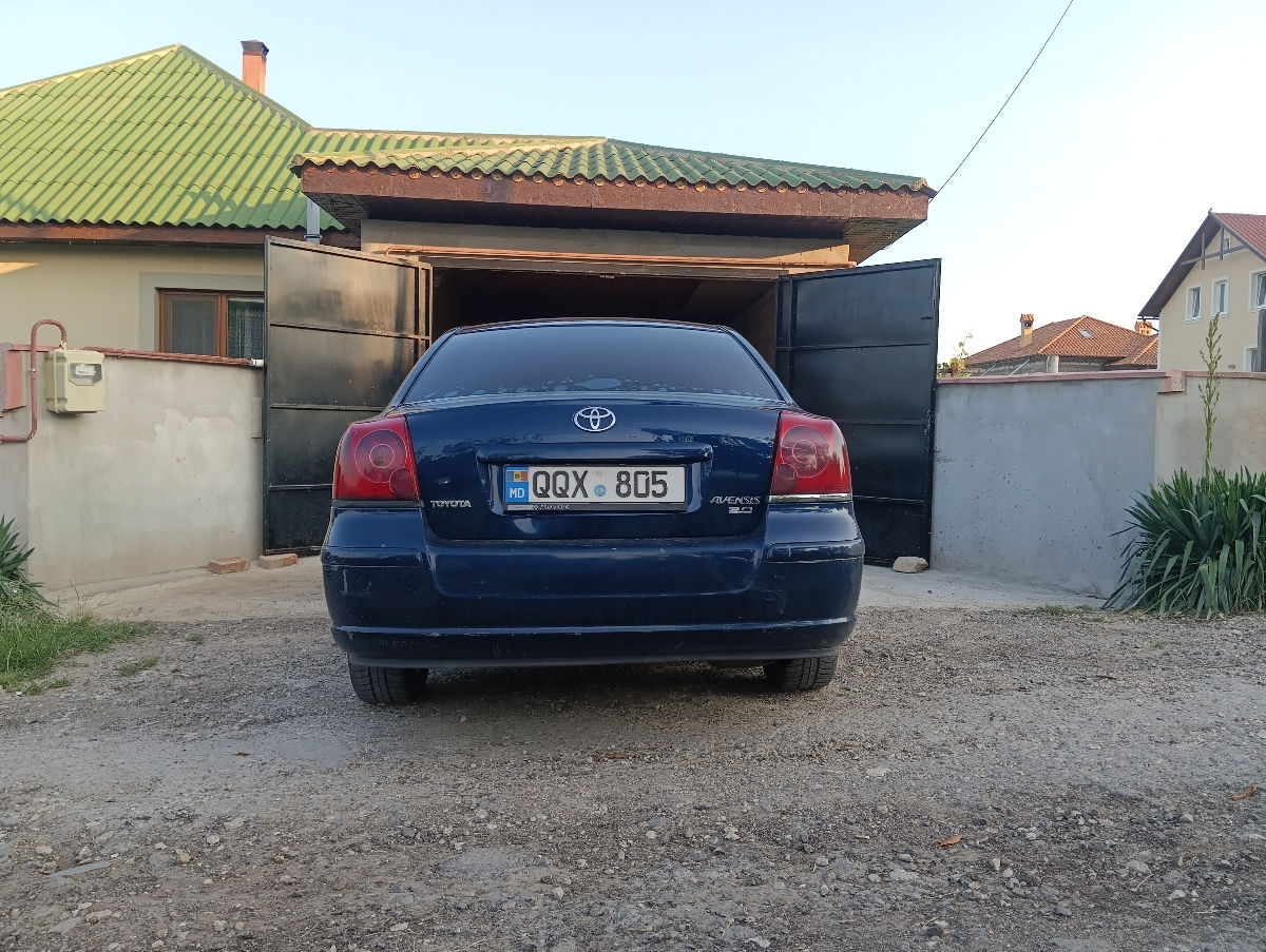 Toyota Avensis 2003 г. с пробегом 29900 км, Дизель, 4500