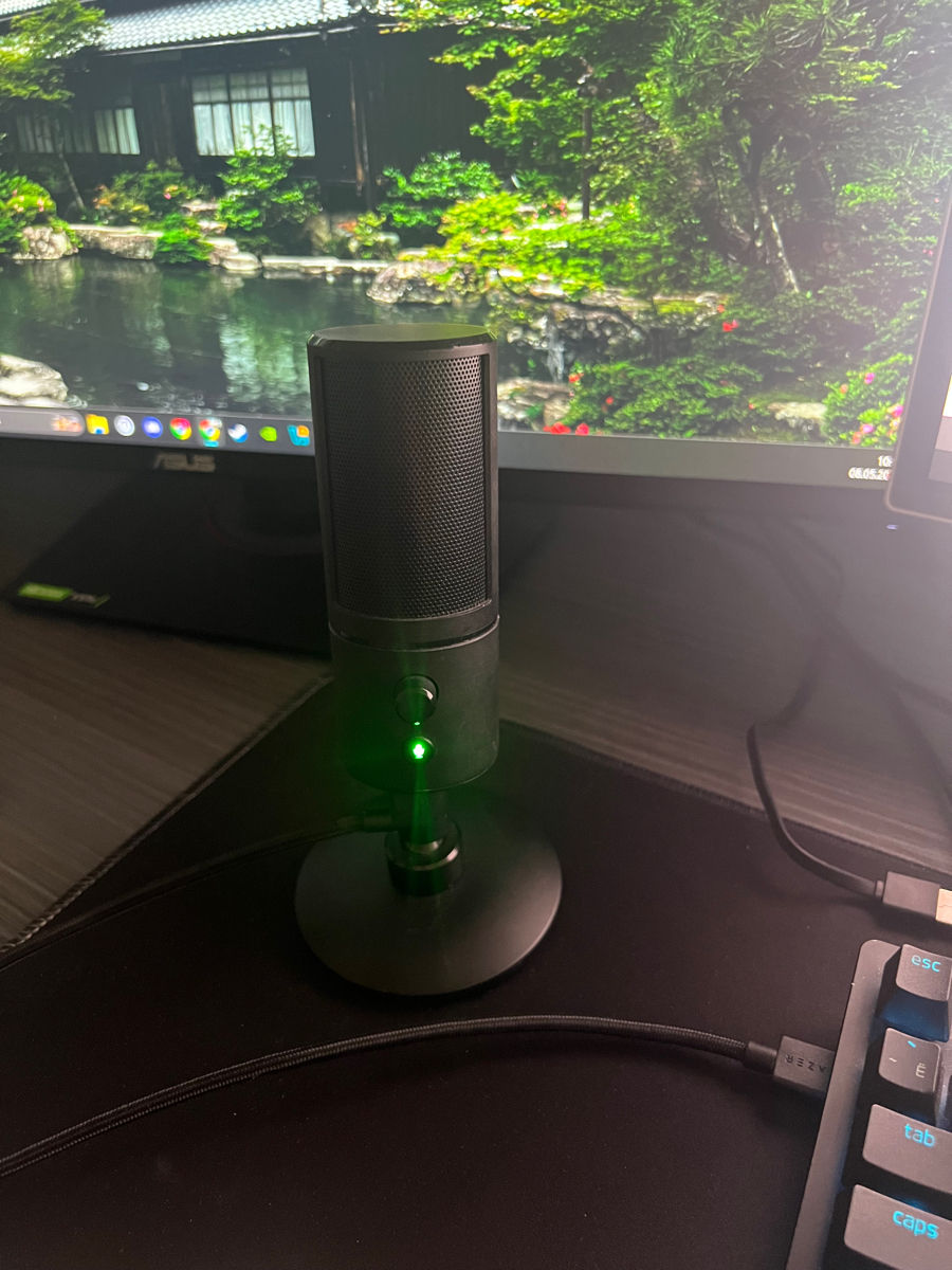 Microfon Razer Seiren X