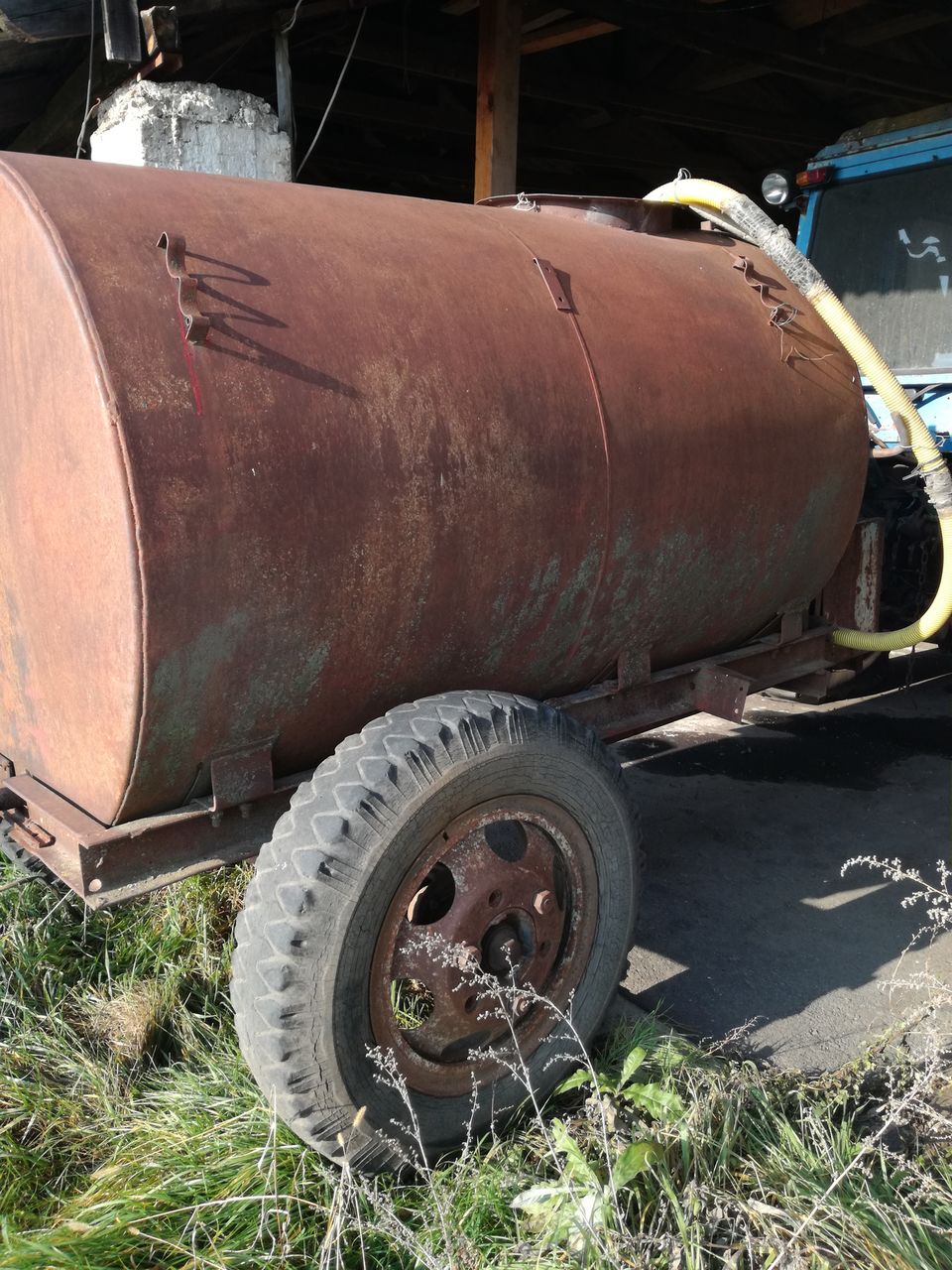 Vand cisterna 3 tone cu pompa