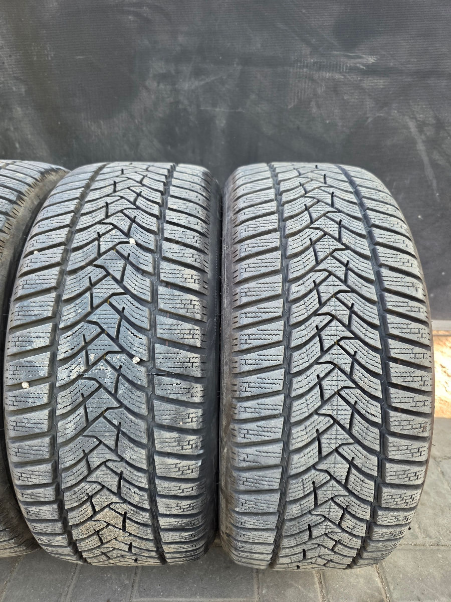 225 45 R17 Dunlop