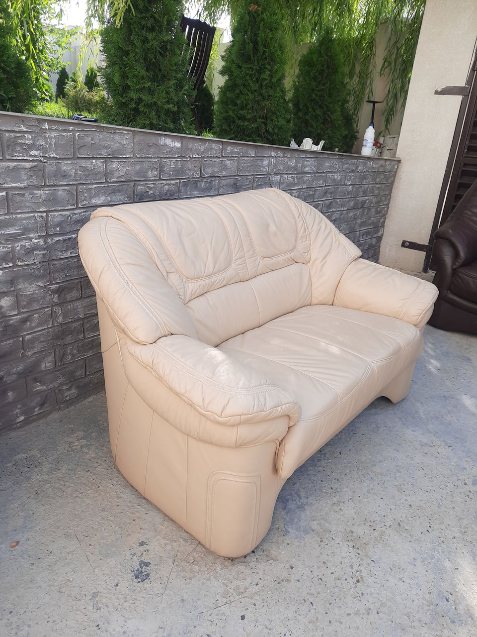 Canapea crem/bej din piele