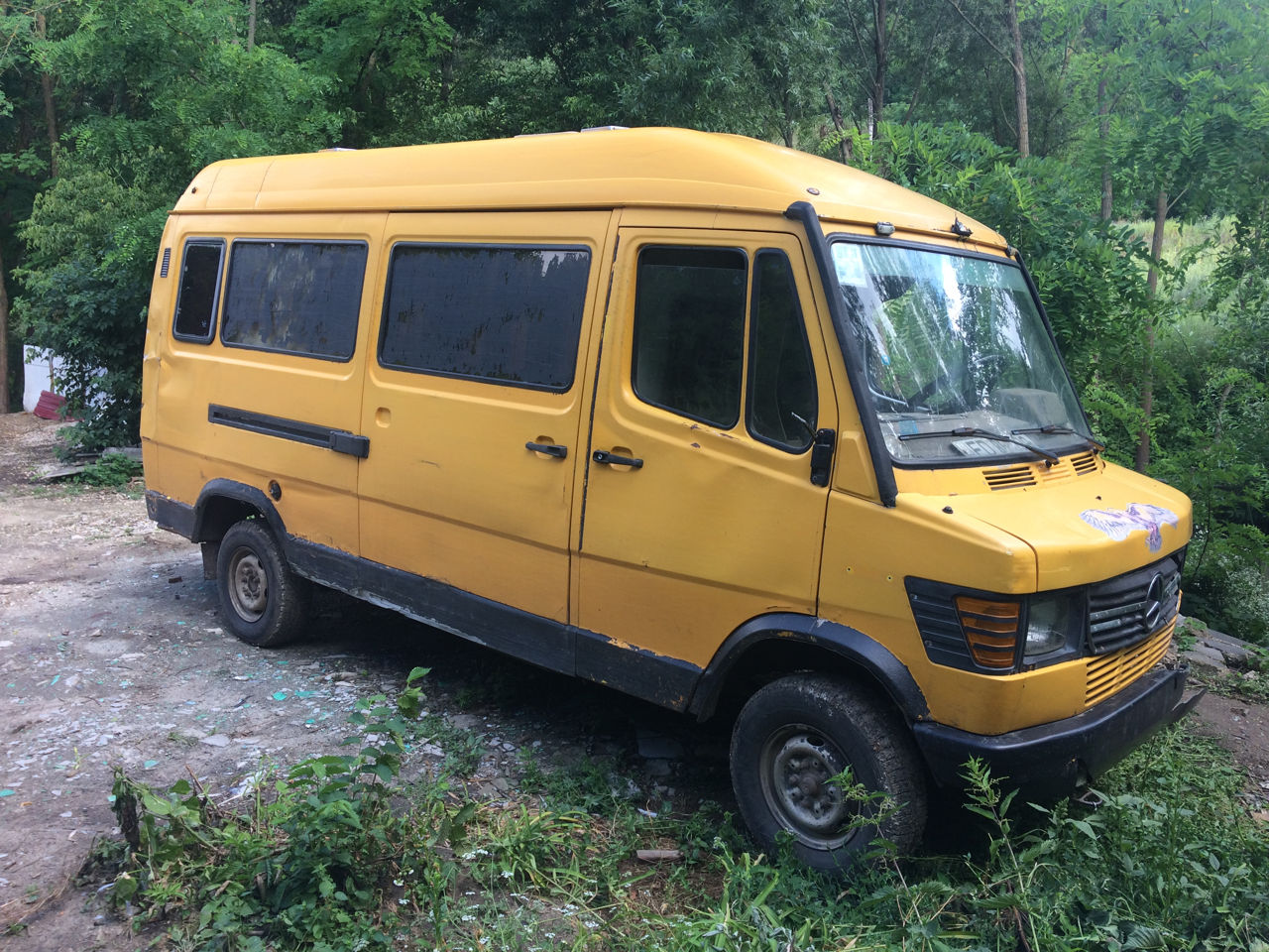 Mercedes 208 an. 1995 cu rulaj, Diesel, 500