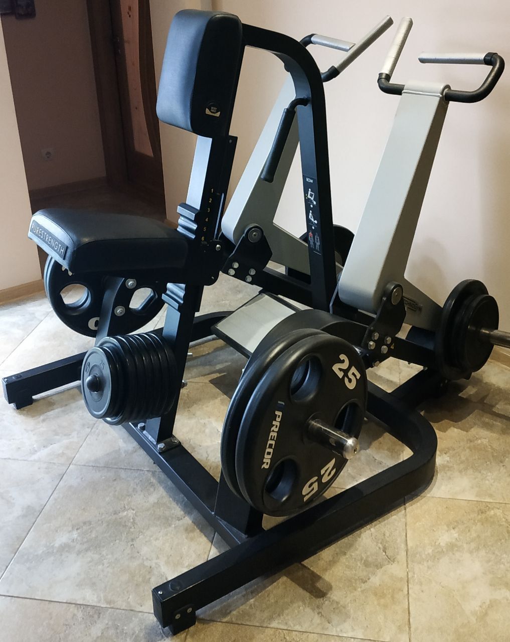 Technogym Pure Strength - Row - Хаммер