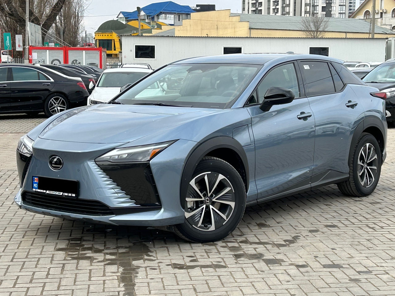 Lexus RZ Series an. 2023 cu rulaj 98 km, Electricitate, 40999