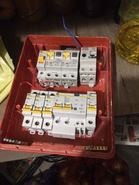 Panou electric plastic pu sigurante( automate) nou