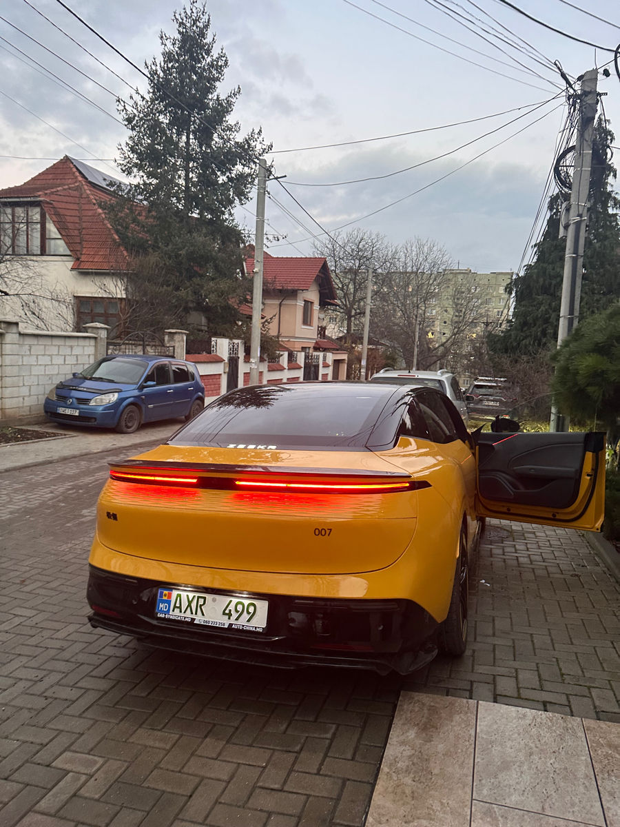 Zeekr 007 an. 2024 cu rulaj 14000 km, Electricitate, 32000