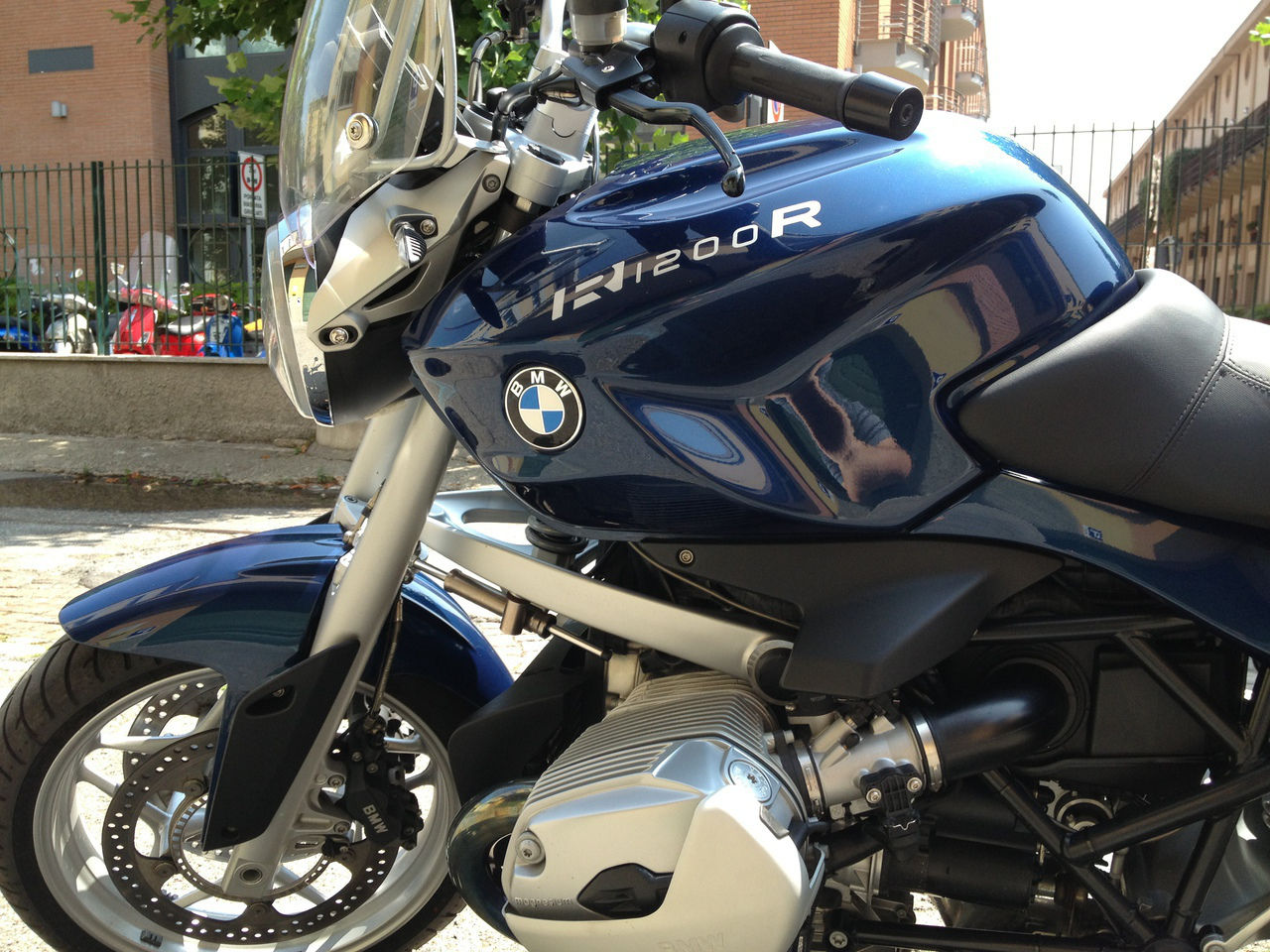 BMW R1200R