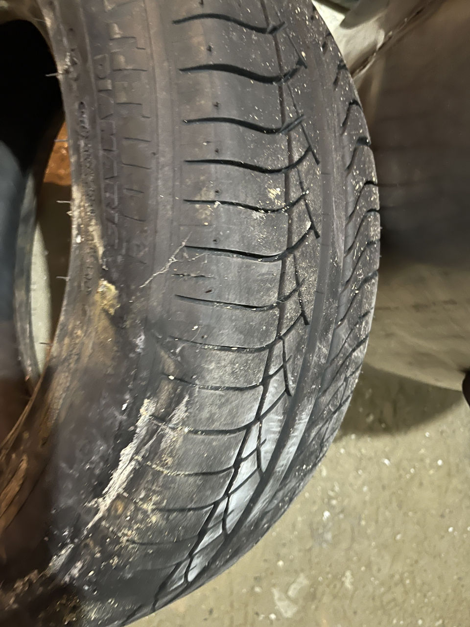 Anvelope 235 / 65 R17 104W