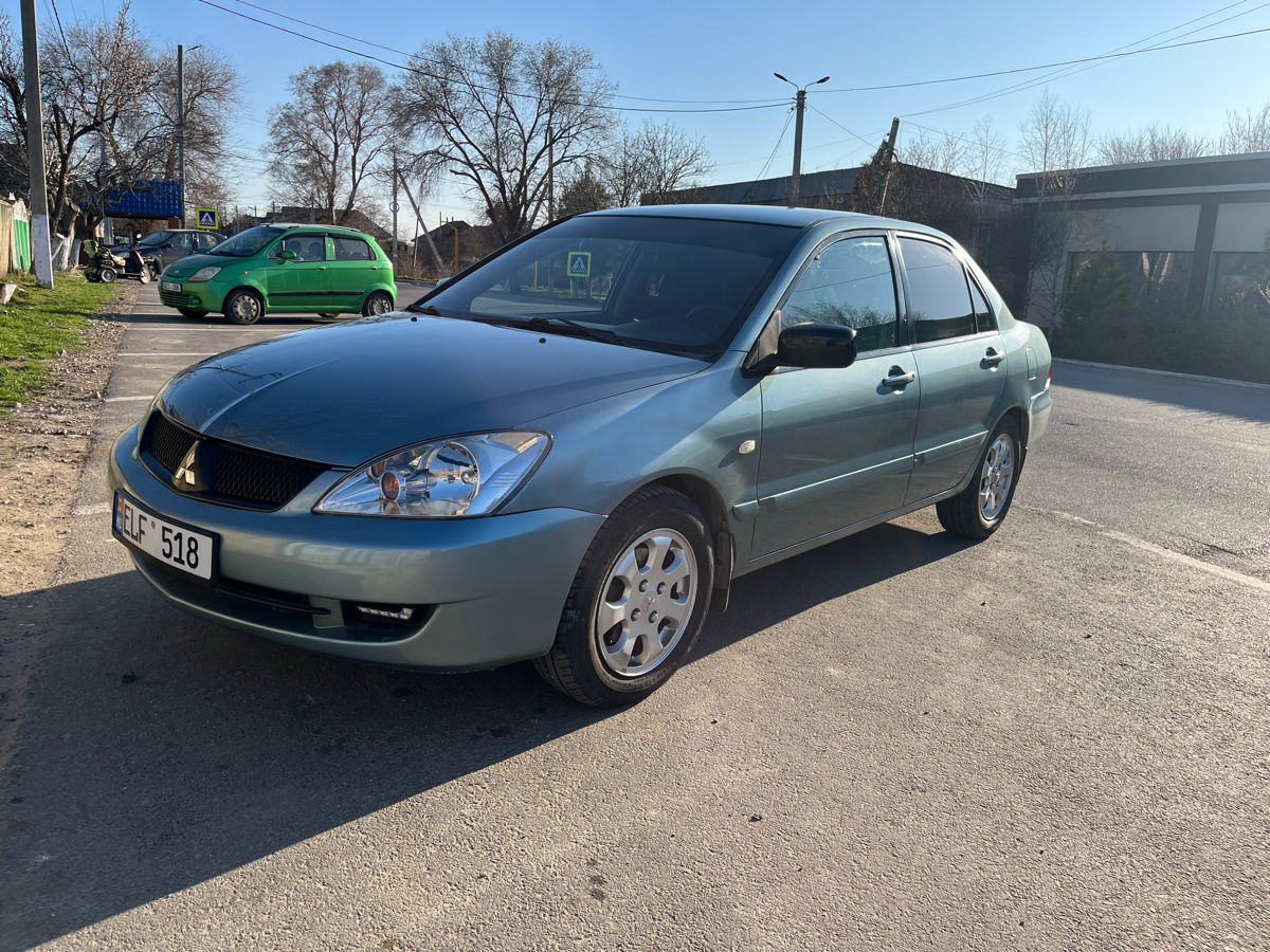 Mitsubishi Lancer an. 2007 cu rulaj 220000 km, Benzină, 3200