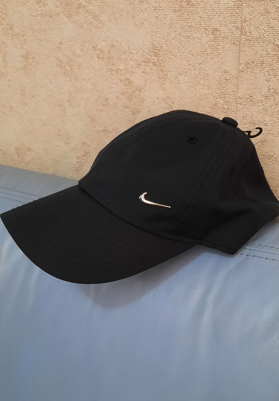 Chipiu Nike original, nou. Pret fix: 400 lei