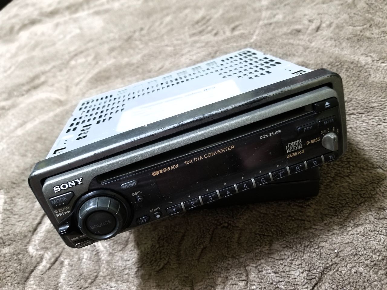 Sony CDX-2500R