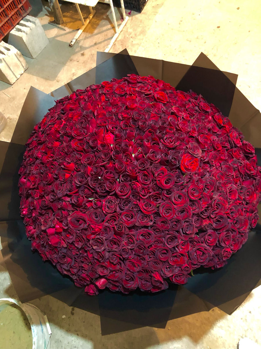 Buchete gigante de trandafiri / livrare flori oriunde