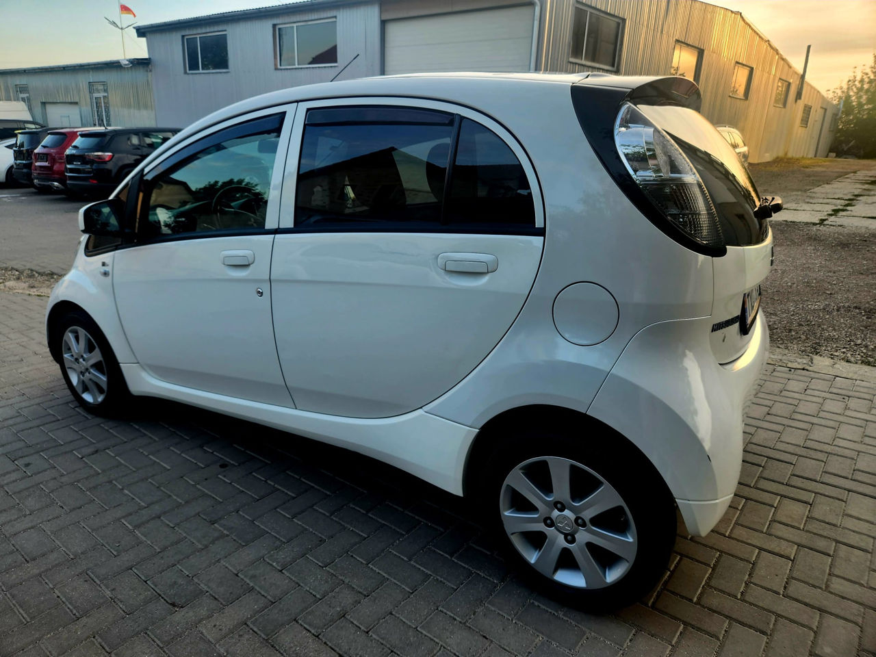 Mitsubishi i-MiEV 2018 г. с пробегом 93000 км, Электричество, 4800