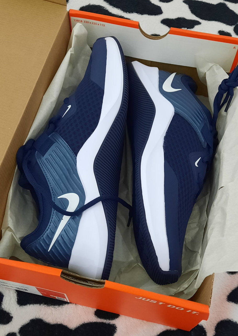 Nike Mc original, noi. Marimea 44, talpa 28 cm.