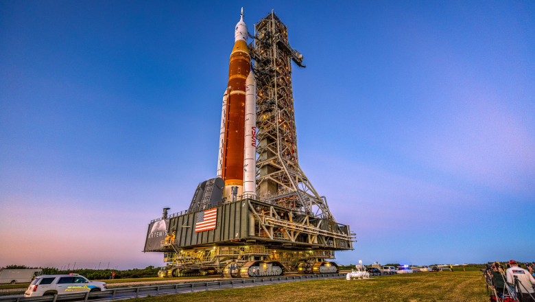 Primele imagini de la debutul noii rachete spațiale construite de NASA