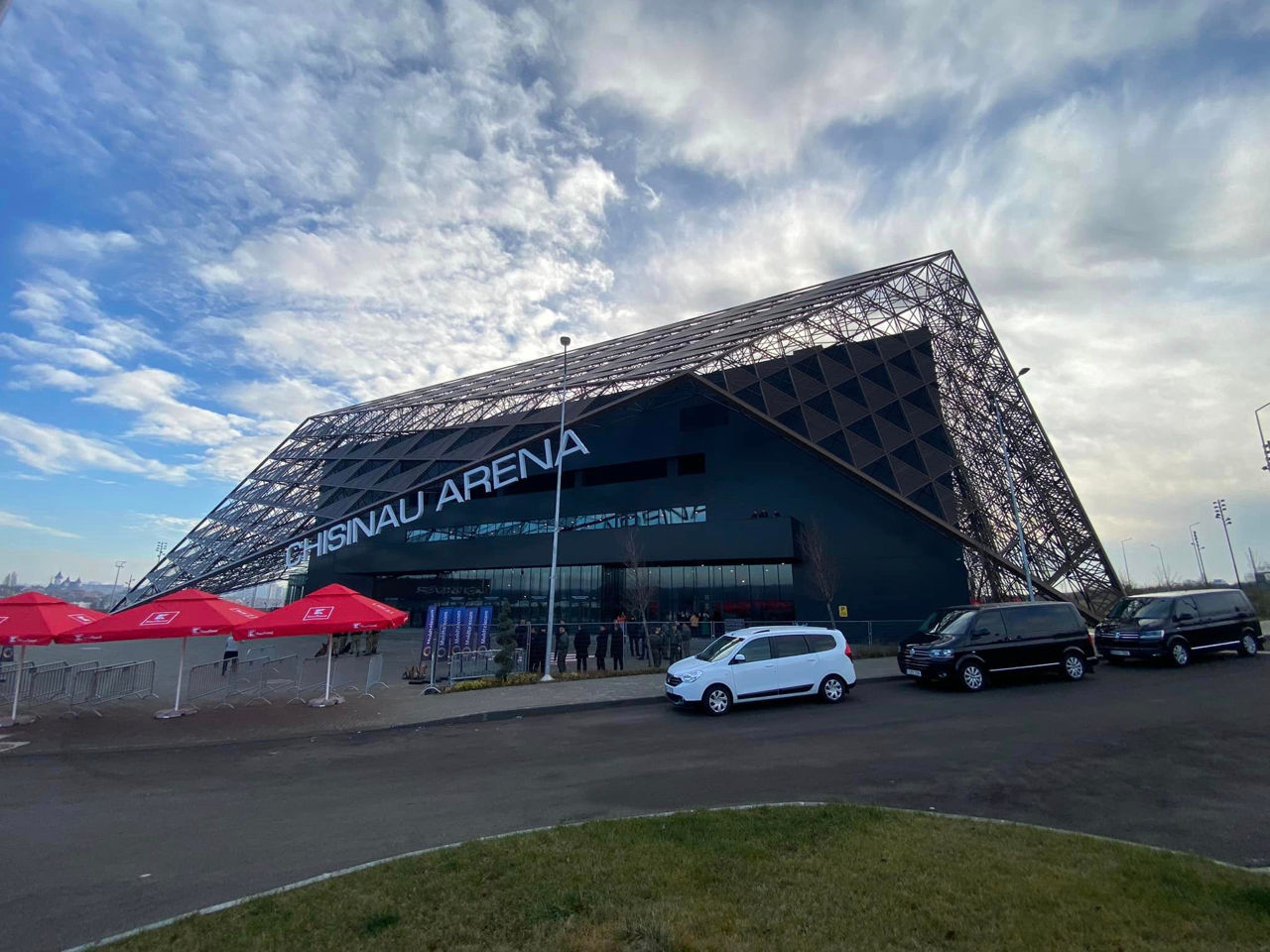 Primele imagini: Cum arată Chișinău Arena înainte de inaugurare