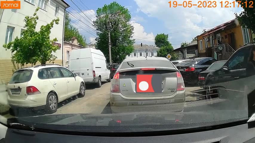 Play.md - A aruncat un șervețel pe geam și l-a primit înapoi instant