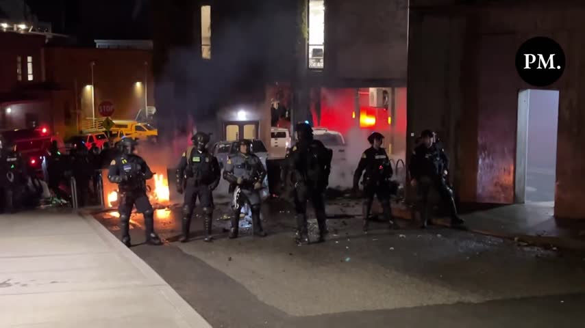 Play.md - В Вашингтонском университете арестовали 25 протестующих - 2