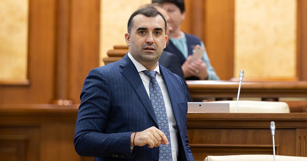 Adrian Albu: Ceea ce se întâmplă în țară depăşeşte limitele bunului-simţ