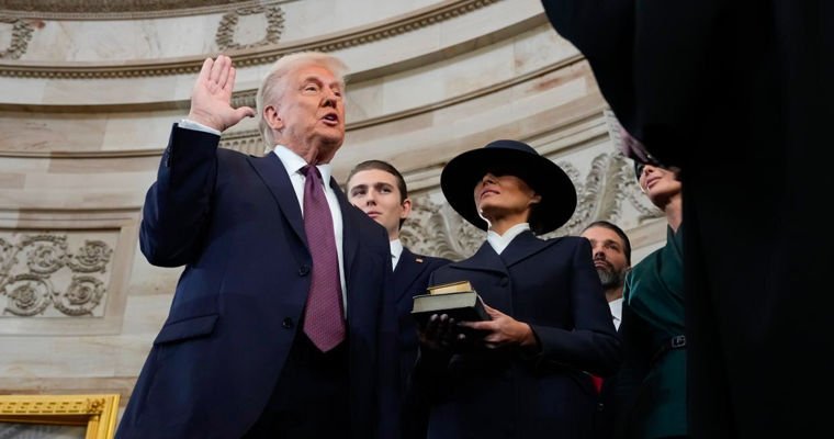 Дональд Трамп вступил в должность президента США