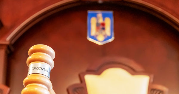 CCR își explică decizia: Alegerile prezidențiale au fost viciate