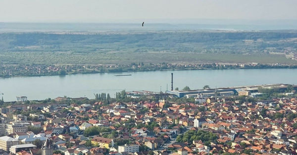 Imagini din elicopter: Viitura care a inundat Budapesta vine în România
