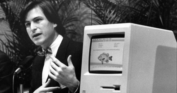 Recurs la istorie 24 ianuarie: A fost lansat primul computer Apple