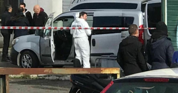 Roma: Un bărbat a deschis focul la o întâlnire a locatarilor. Sunt morți Roma: Un bărbat a deschis focul la o întâlnire a locatarilor. Sunt morți
