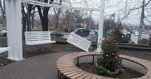 Unul din leagănele instalate în sectorul Botanica, vandalizat